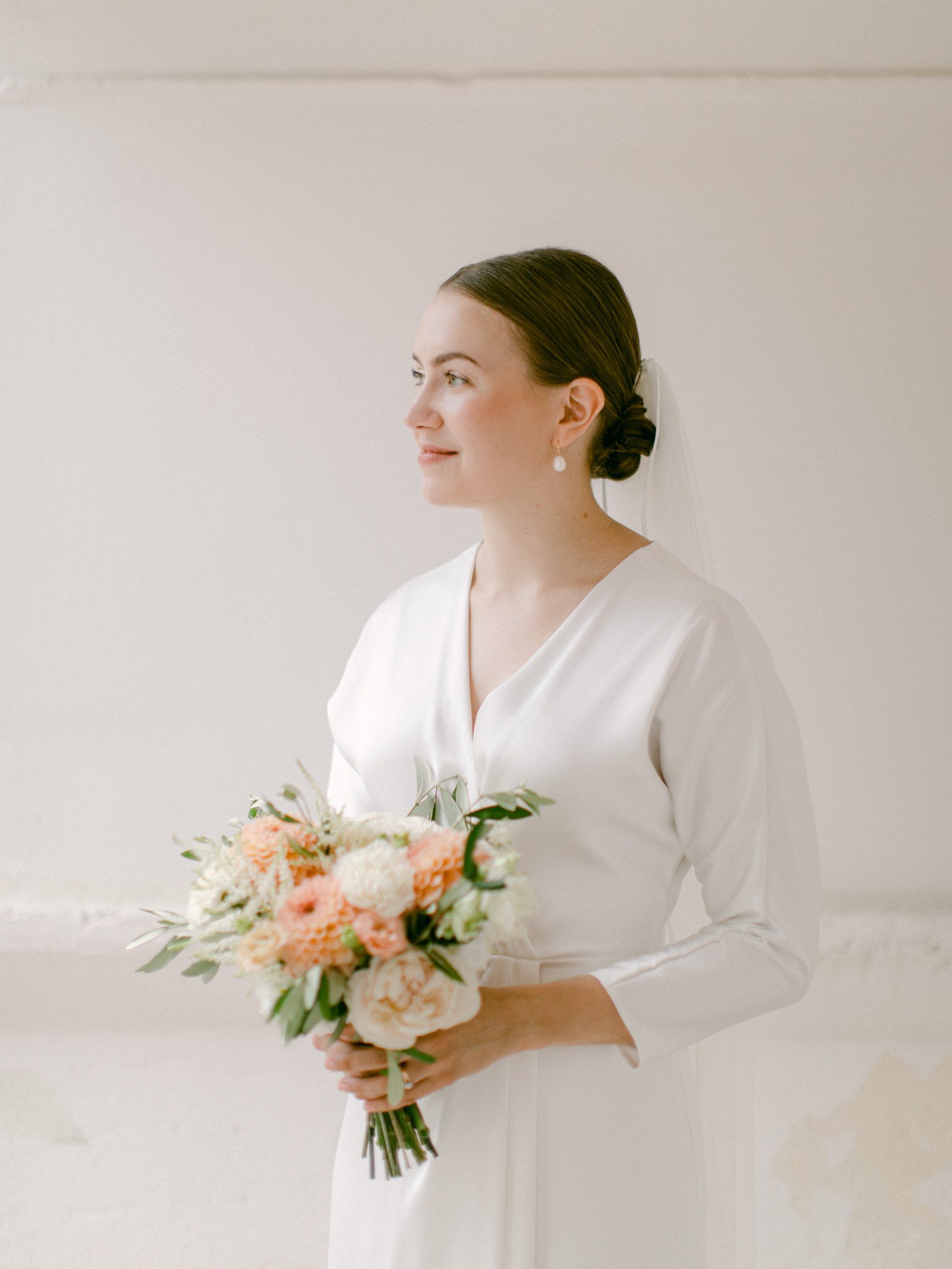 Trendikäs hääkampaus 2023 - jennituominenphotography.com